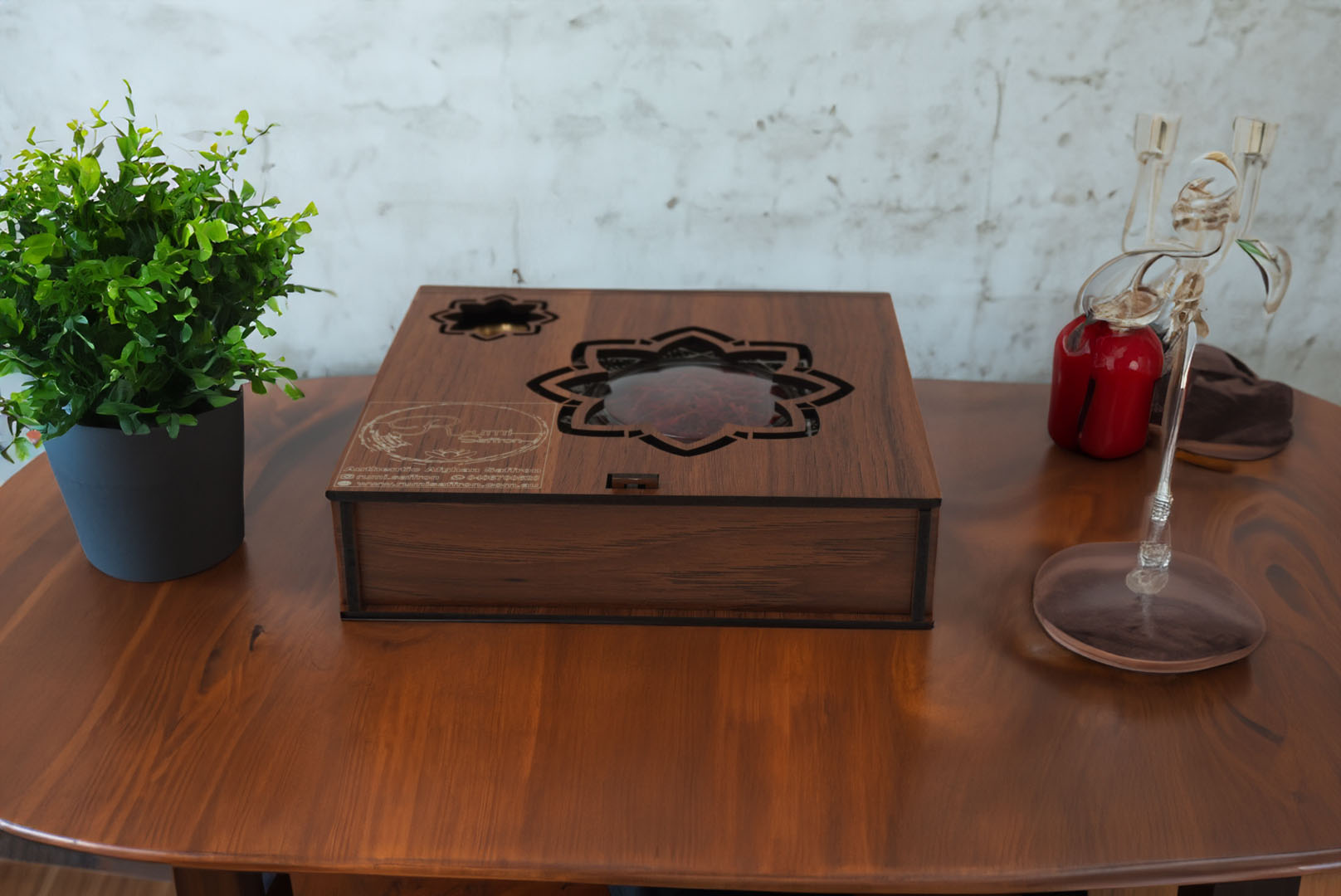 Wooden Saffron Box, 5grams - Rumi Saffron